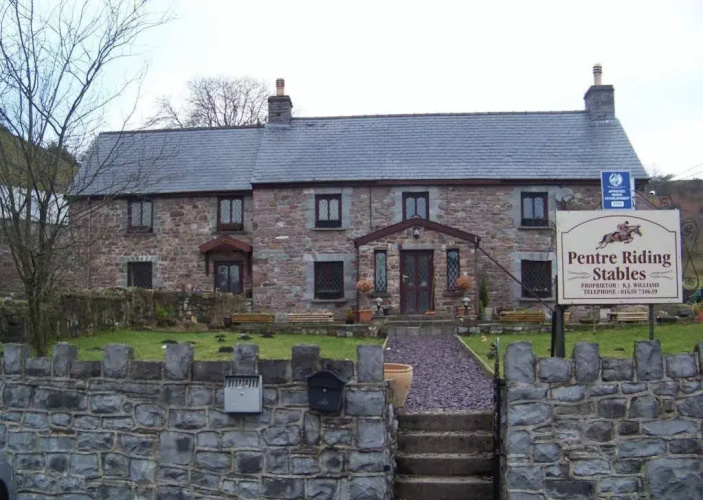 Pentre Riding Stable And Accommodation - Carmarthenshire