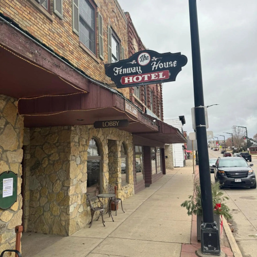 Fenway House Hotel - Wisconsin