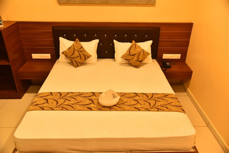 Hotel Four Seasons - Velankanni