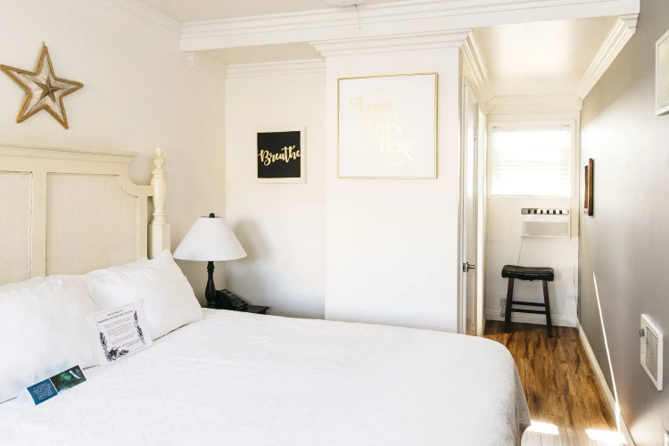 Seaside Laguna Inn & Suites - Laguna Beach, CA