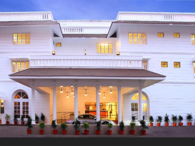Hotel Luciyapalace - Thrissur