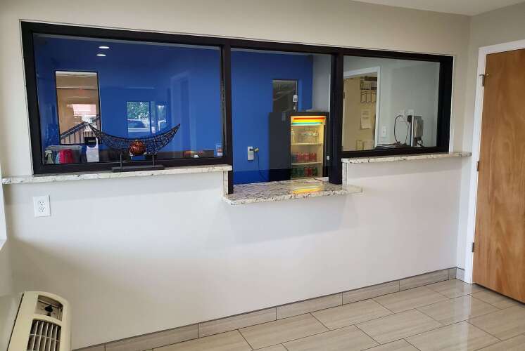 Travelodge By Wyndham Albuquerque West - Albuquerque, NM