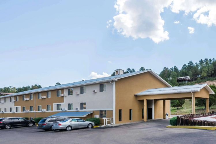 Simple Rewards Inn - Ruidoso Downs, NM