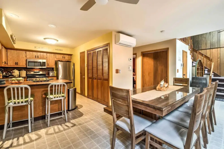 Lake Harmony Resort Home W/ Deck + Fire Pit! - Pocono Mountains, PA