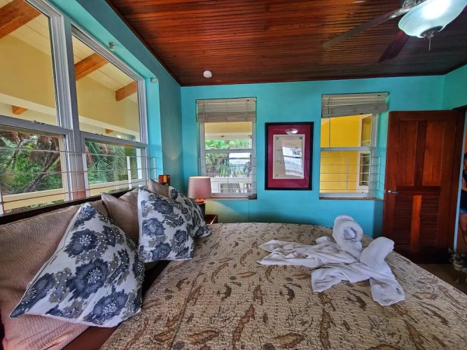 Lucky Duck Villa - Private Beach Escape - Placencia