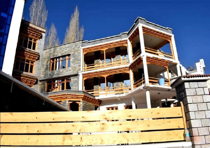 The Grand Yasmin Leh - Leh