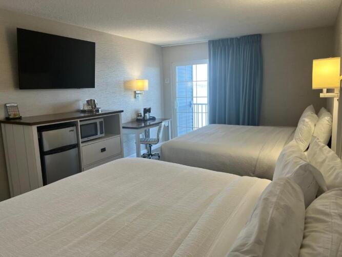The Baywatch Resort - Traverse City, MI