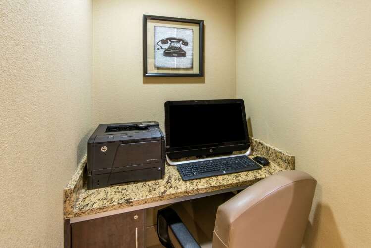 Microtel Inn & Suites By Wyndham North Canton - Canton, OH