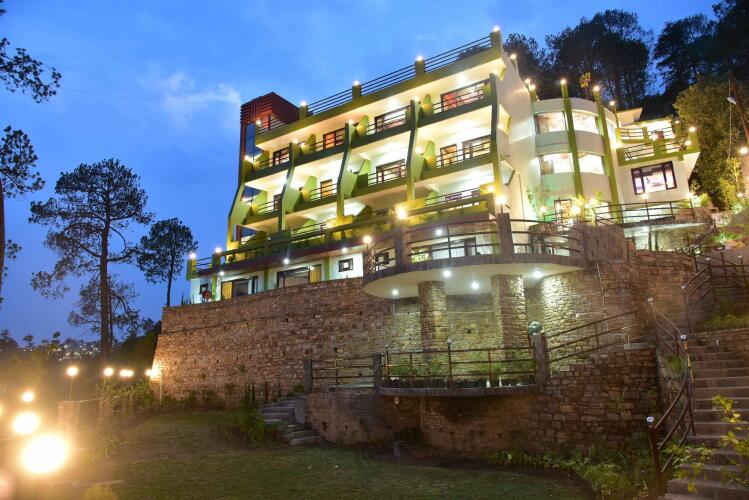 Xomotel Sunita Himalayan Paradise - Kausani