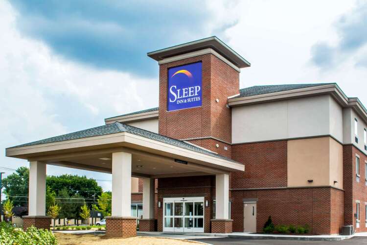 Sleep Inn & Suites Airport - Siracusa, NY