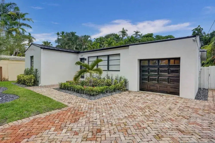 Hibiscus House In Fort Lauderdale - Sunrise, FL