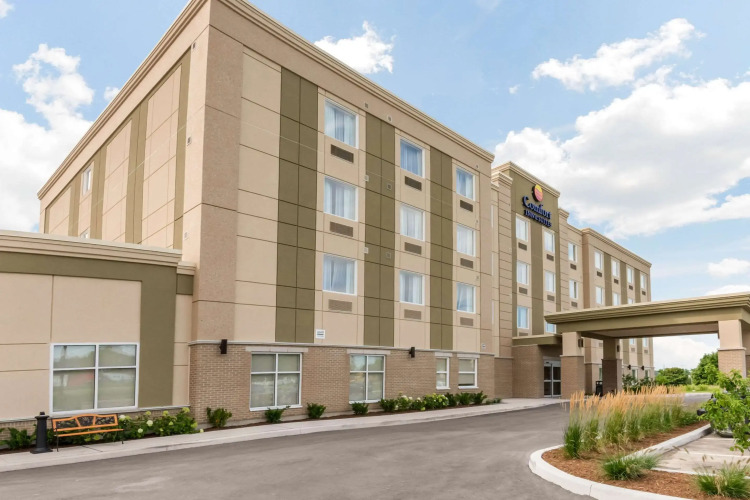 Comfort Inn & Suites - Bowmanville