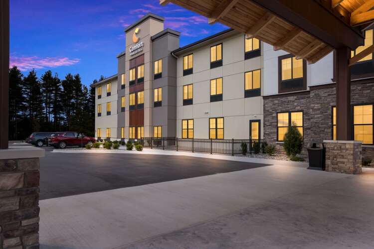Comfort Inn & Suites Gaylord - Gaylord, MI
