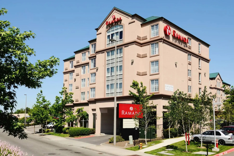 Ramada By Wyndham Seatac Airport - Kent, WA
