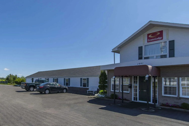 Econo Lodge & Suites Saint John - Saint John