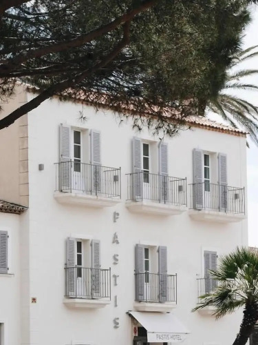 Pastis Hotel - Grimaud