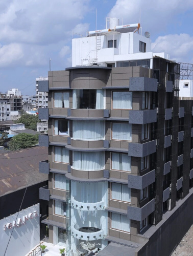 De Glance Hotel - Surat