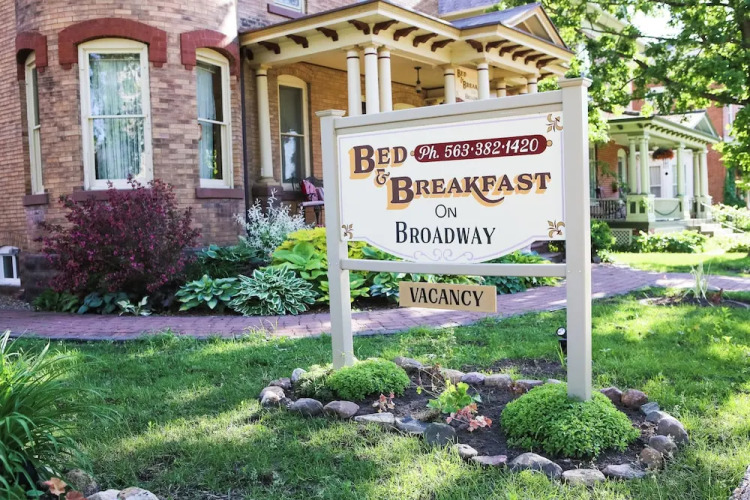 B&b On Broadway - Iowa