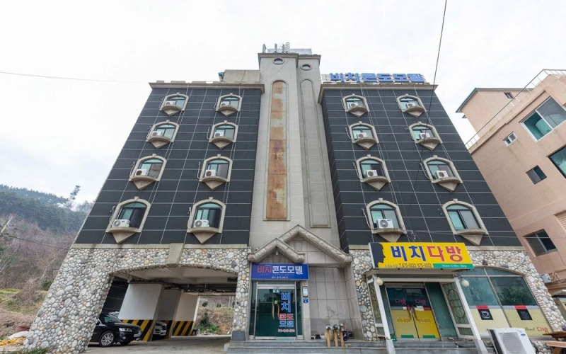 Taean Shinjindo Beach Condo Motel - Taean-gun