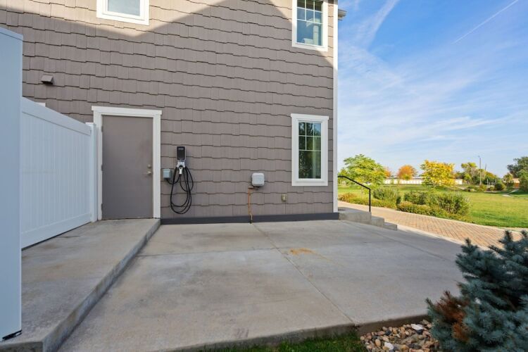 Quiet Urban Community – Designer Home W/ Hot Tub! - Fort Collins