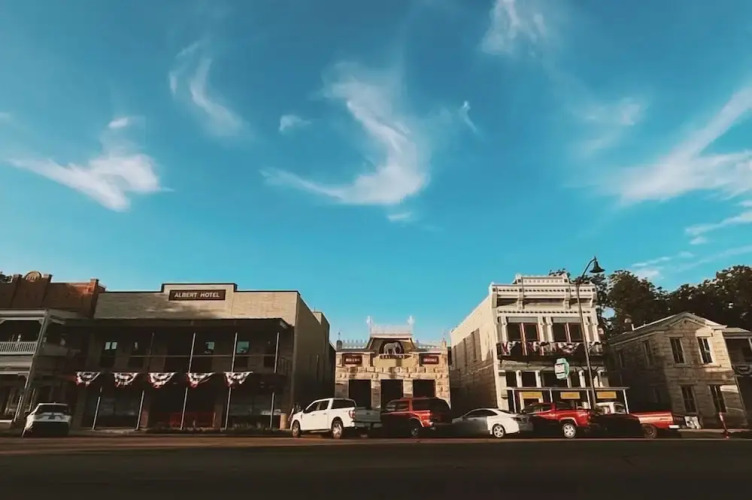 Albert Hotel - Fredericksburg, TX