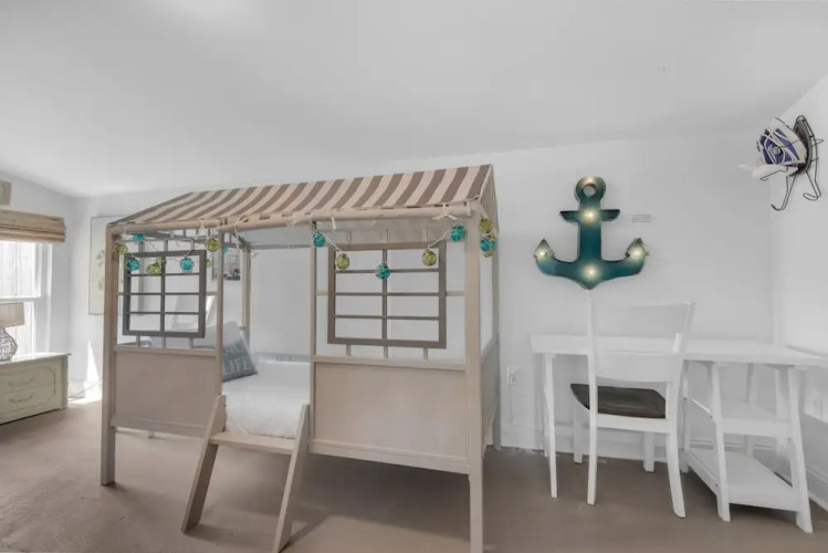 Bungalow By The Sea-mermaid - Navarre, FL