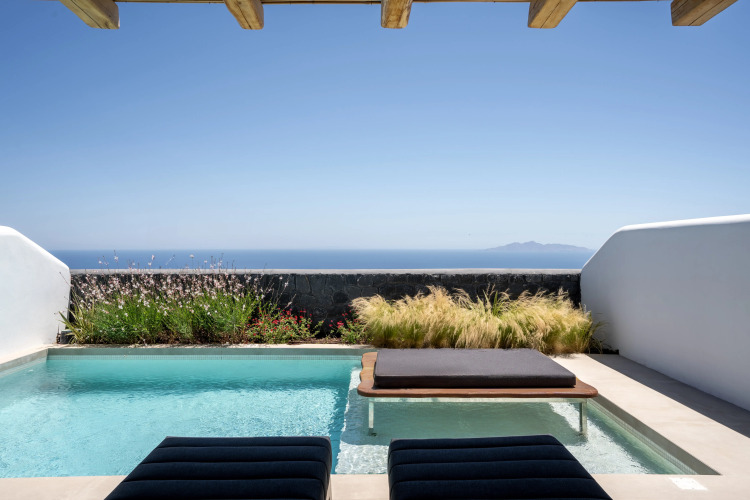 Nero Luxury Suites - Santorini