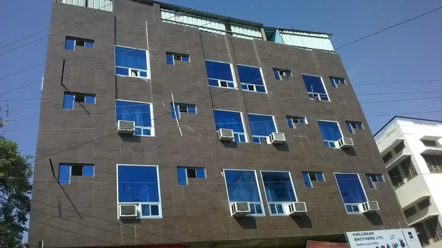 Hotel Sumitra - Lucknow