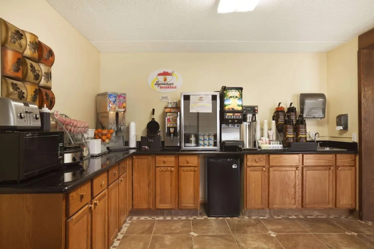 Super 8 West Fargo Main Ave Nd - Fargo, ND
