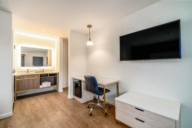 Trend Hotel At Lax Airport - Hawthorne, CA