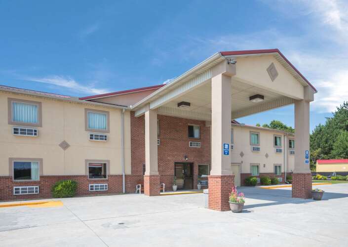 Econo Lodge Inn & Suites Rockmart - Dallas, GA