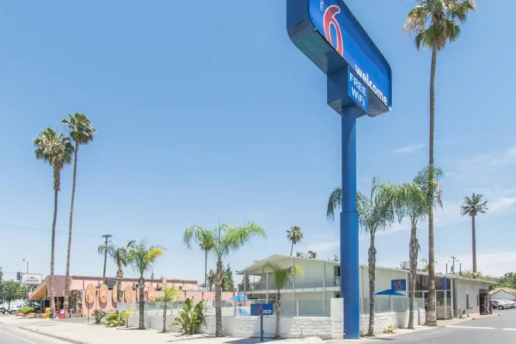 Econo Lodge Bakersfield - Bakersfield, CA