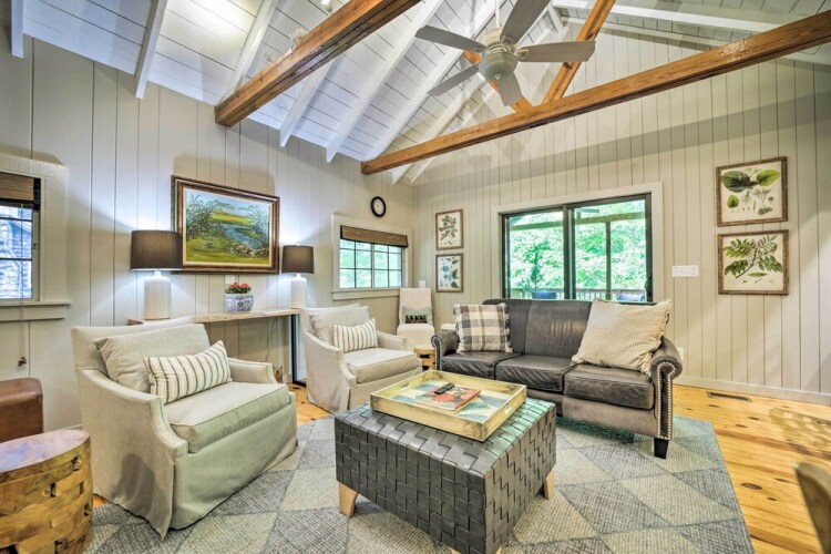 Tranquil Highlands Cottage With Fire Pit & Stream! - Highlands, NC