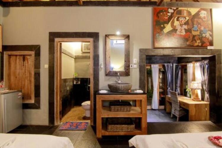 Astuti Gallery Homestay - Yogyakarta Region