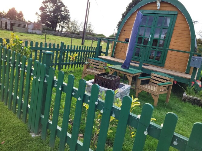 Cosy Glamping Pod Glamping In St Austell Cornwall - Devon