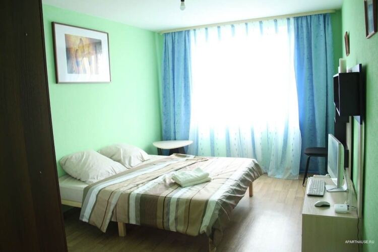 Apartment On Tramvaynyy Pereulok 2-4 8 Floor - Yekaterinburg