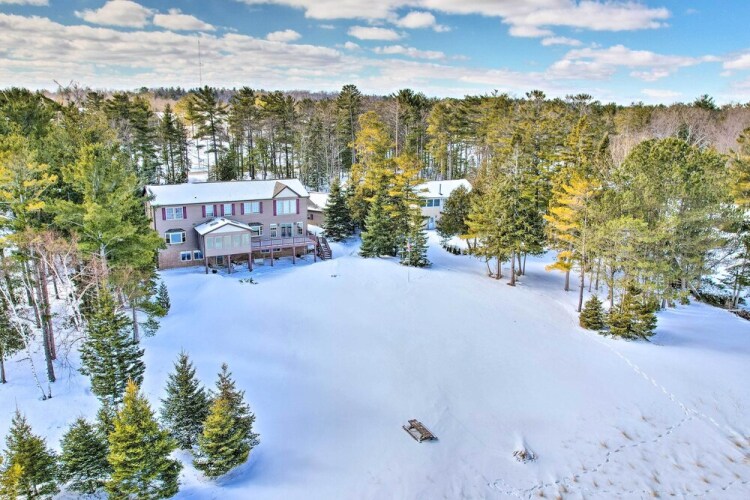 Spacious Lakefront Home W/ Sunroom & Bar! - Hoeft State Park, Rogers City