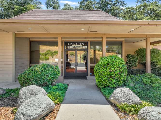 Best Western Plus Sonora Oaks Hotel & Conference Center - Sonora, CA