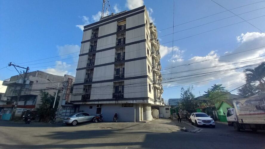 Oyo 1066 Dorotello Apartelle - Cainta