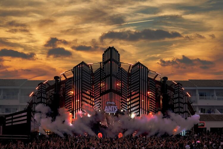 The Unexpected Ibiza Hotel - Ushuaïa Club Entrance Included - Ibiza