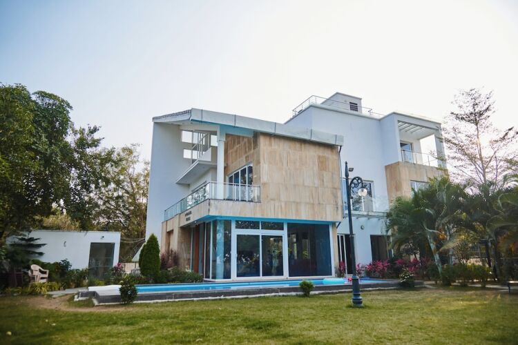 Bliss Farm Stay- Lilly - Hyderabad