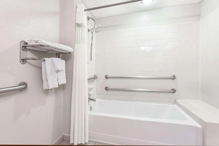 Travelodge By Wyndham Winchester - Winchester, WA