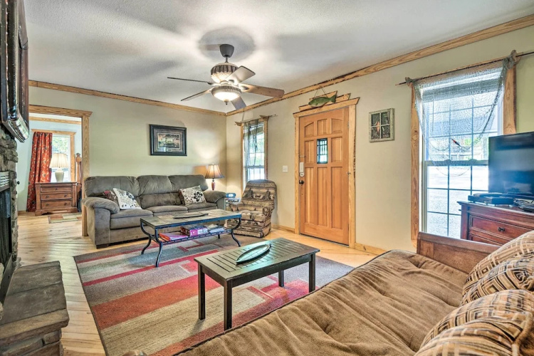 Cabin In Resort - 1/2 Mi To Guntersville Lake! - Alabama