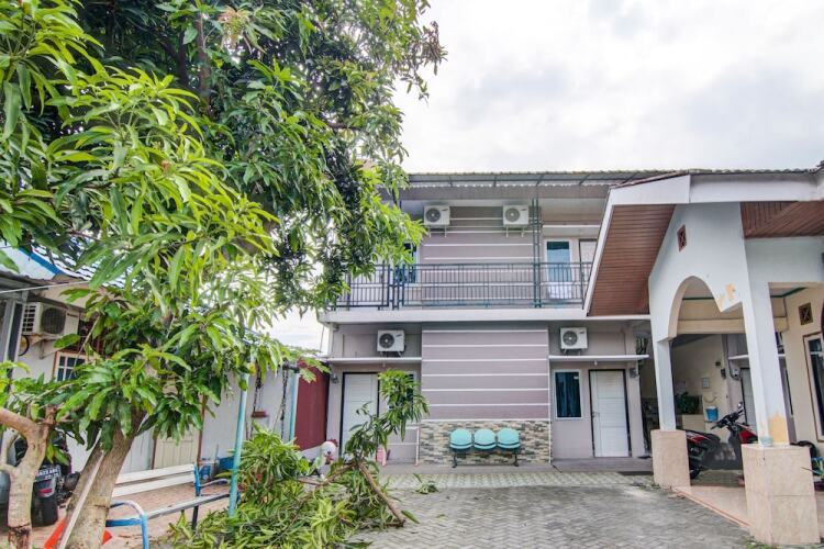 Oyo 92861 Raya Guest House Syariah - Pekanbaru