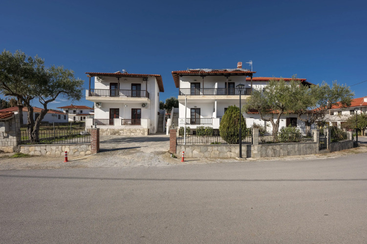 Eleon Suites & Apartments - Halkidiki