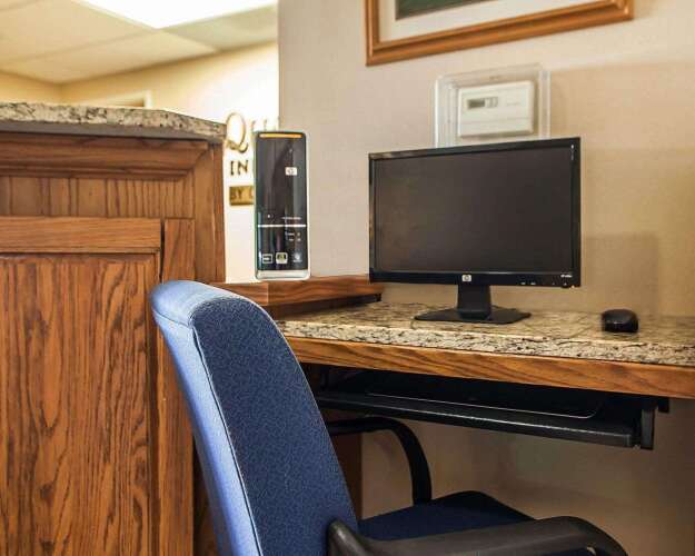 Quality Inn & Suites Eldridge Davenport North - Davenport, IA