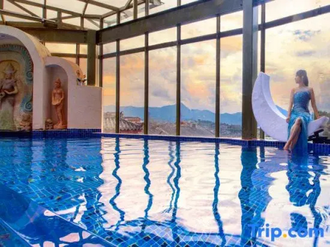 Lijiang Liuligong 360 Degrees Hot Spring Hotel - Lijiang