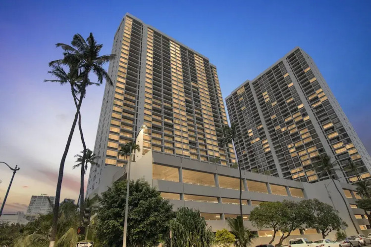 Deluxe Ocean View Condo On 31st Floor - Free Parking & Wifi! By Koko Resort Vacation Rentals - Honolulu, HI
