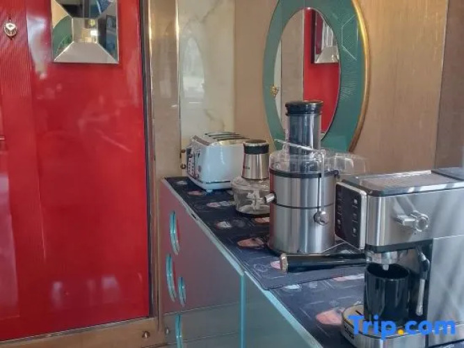 Emmasdale’s Hidden Gem Upstairs Luxury - Lusaka