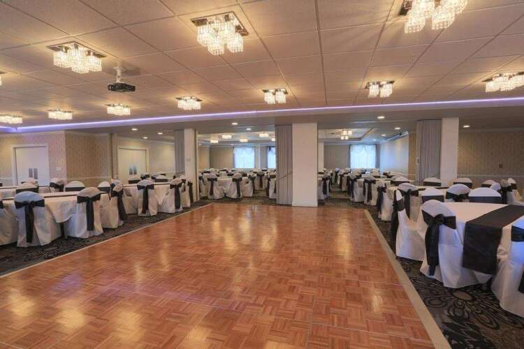Days Inn By Wyndham Calumet Park - Homewood, IL